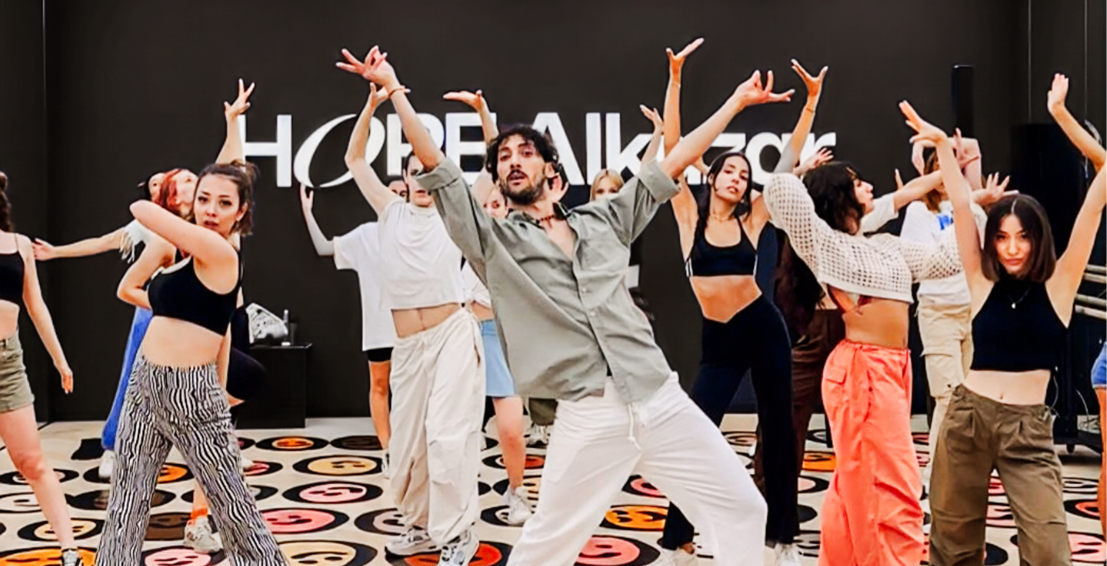 Raven ile Waacking Dans